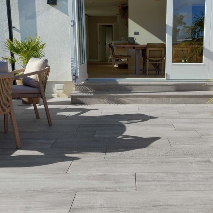 Deckwood Ash - Wood-Effect Porcelain Plank Paving Slabs (1200 x 295 mm ...
