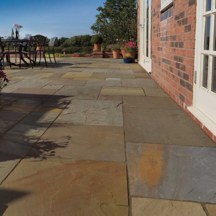 Rustic Blend Riven Sandstone Paving Slabs 18mm - Mixed Size Contractor ...